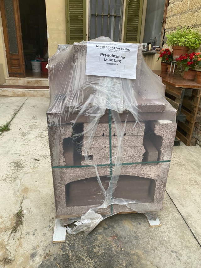 Englishman in Italy | An Englishman and an Italian / English Dictionary